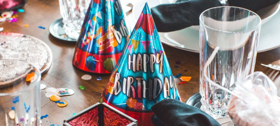 What to Write in a Birthday Invitation | thortful